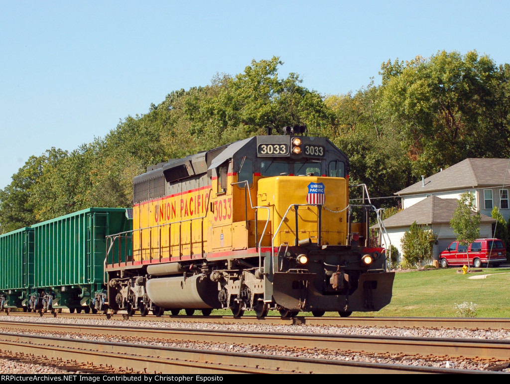 UP SD40-2 3033